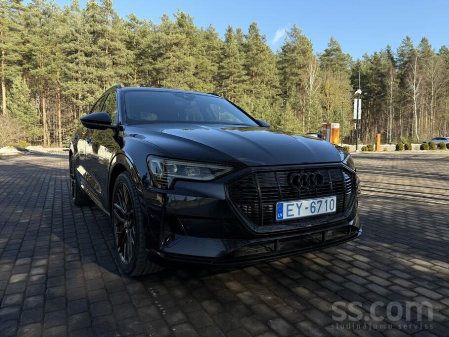Melns Audi E-Tron 2020 Rīga, ar dzinēja tilpumu 0.00 L un nobraukumu 137 tūkst. km par 24900 €, foto 5 vietnē AUTOMOTO.COM.LV