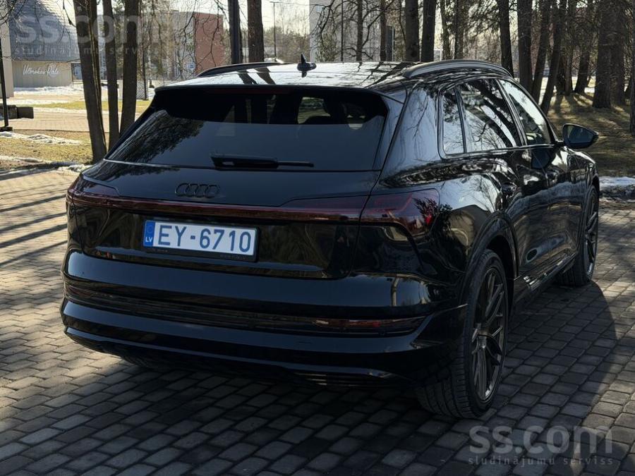 Melns Audi E-Tron 2020 Rīga, ar dzinēja tilpumu 0.00 L un nobraukumu 137 tūkst. km par 24900 €, foto 8 vietnē AUTOMOTO.COM.LV