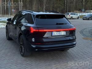 Melns Audi E-Tron 2020 Rīga, ar dzinēja tilpumu 0.00 L un nobraukumu 137 tūkst. km par 24900 €, foto 10 vietnē AUTOMOTO.COM.LV