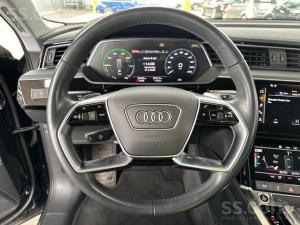 Black Audi E-Tron 2020 in Riga, with an engine capacity of 0.00 L and mileage of 65 thousand km for 25900 €, photo 8 on AUTOMOTO.COM.LV