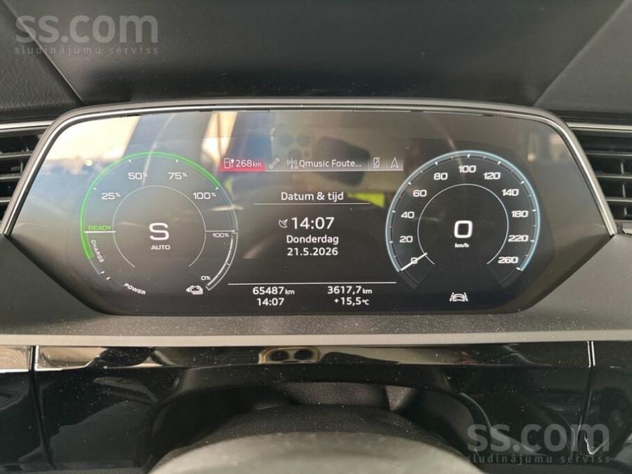 Black Audi E-Tron 2020 in Riga, with an engine capacity of 0.00 L and mileage of 65 thousand km for 25900 €, photo 10 on AUTOMOTO.COM.LV