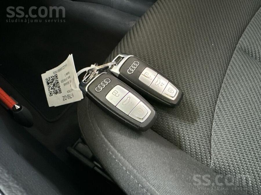 Black Audi E-Tron 2020 in Riga, with an engine capacity of 0.00 L and mileage of 65 thousand km for 25900 €, photo 17 on AUTOMOTO.COM.LV