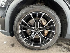 Black Audi E-Tron 2020 in Riga, with an engine capacity of 0.00 L and mileage of 65 thousand km for 25900 €, photo 22 on AUTOMOTO.COM.LV