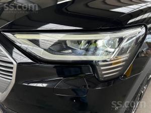 Black Audi E-Tron 2020 in Riga, with an engine capacity of 0.00 L and mileage of 65 thousand km for 25900 €, photo 23 on AUTOMOTO.COM.LV