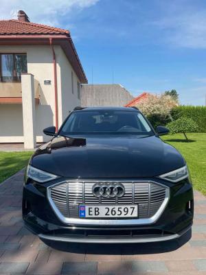 Black Audi E-Tron 2020 in Sakiai, with an engine capacity of 0.00 L and mileage of 280 thousand km for 14000 €, photo  on AUTOMOTO.COM.LV