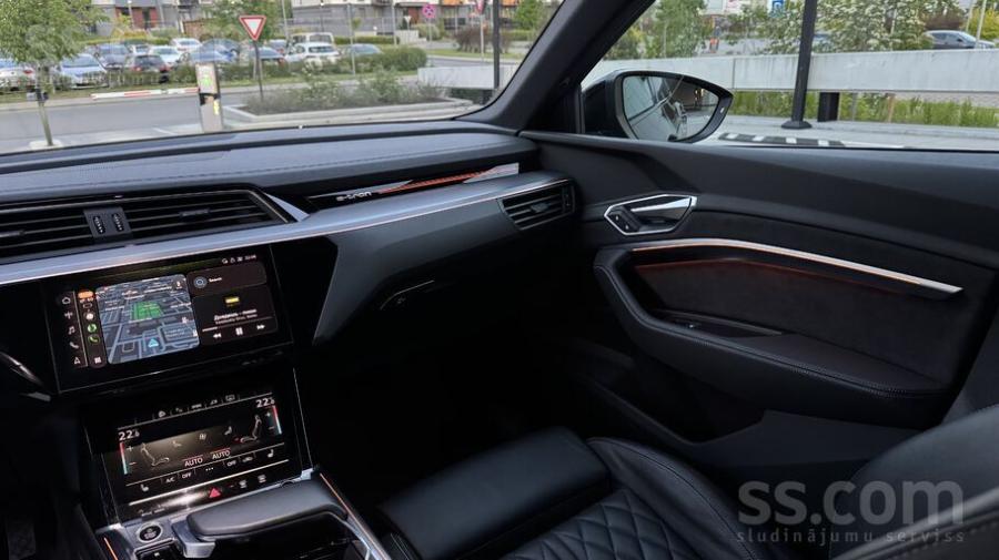 Melns Audi E-Tron 2020 Rīga, ar dzinēja tilpumu 0.00 L un nobraukumu 126 tūkst. km par 29900 €, foto 16 vietnē AUTOMOTO.COM.LV