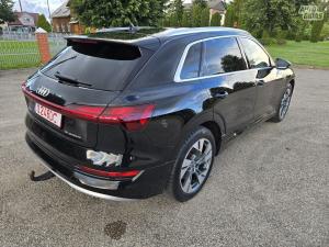 Черный Ауди E-Tron 2020 в Мариямполе, объемом двигателя 0.00 л и пробегом 76 тыс. км за 26999 €, фото 3 на AUTOMOTO.COM.LV