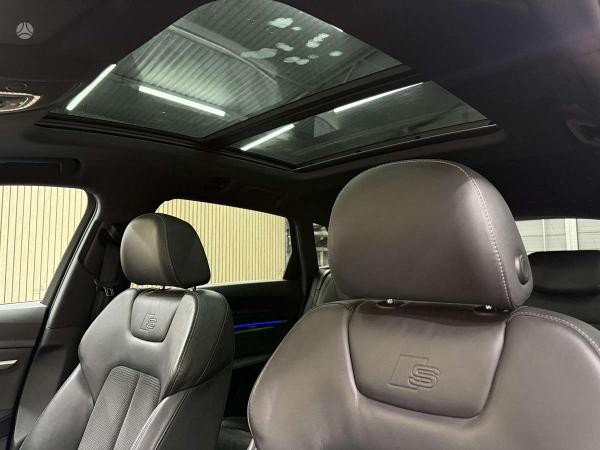 Black Audi E-Tron 2020 in Marijampole, with an engine capacity of 0.00 L and mileage of 76 thousand km for 27000 €, photo 3 on AUTOMOTO.COM.LV