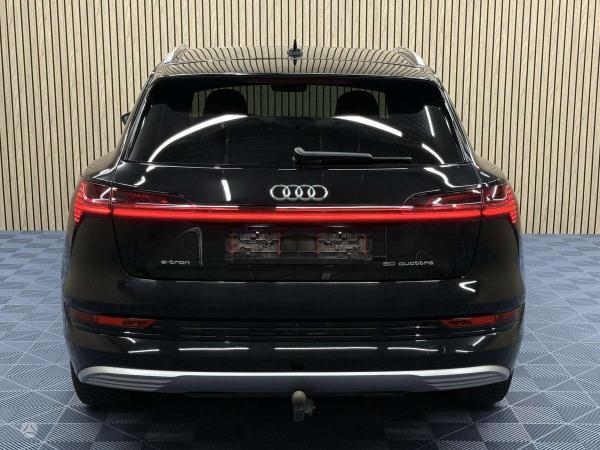 Black Audi E-Tron 2020 in Marijampole, with an engine capacity of 0.00 L and mileage of 76 thousand km for 27000 €, photo 7 on AUTOMOTO.COM.LV