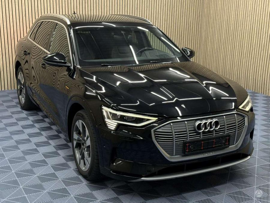 Черный Ауди E-Tron 2020 в Мариямполе, объемом двигателя 0.00 л и пробегом 76 тыс. км за 27000 €, фото 10 на AUTOMOTO.COM.LV