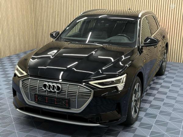 Black Audi E-Tron 2020 in Marijampole, with an engine capacity of 0.00 L and mileage of 76 thousand km for 27000 €, photo 10 on AUTOMOTO.COM.LV