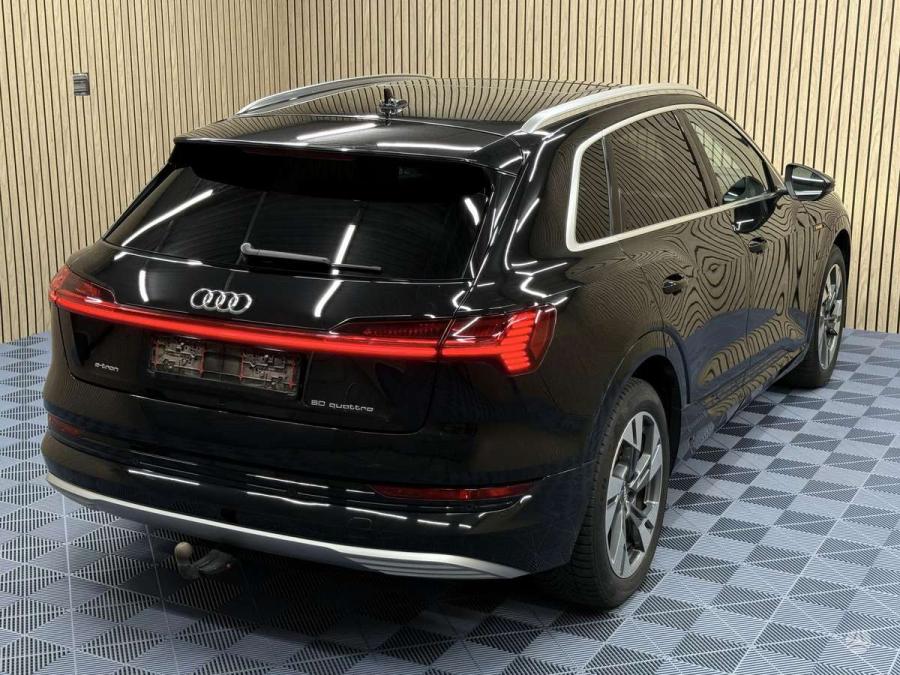 Черный Ауди E-Tron 2020 в Мариямполе, объемом двигателя 0.00 л и пробегом 76 тыс. км за 27000 €, фото 13 на AUTOMOTO.COM.LV