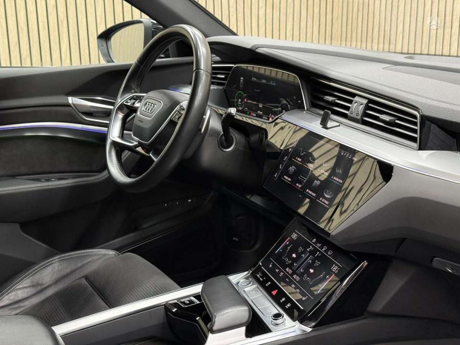 Черный Ауди E-Tron 2020 в Мариямполе, объемом двигателя 0.00 л и пробегом 76 тыс. км за 27000 €, фото 24 на AUTOMOTO.COM.LV