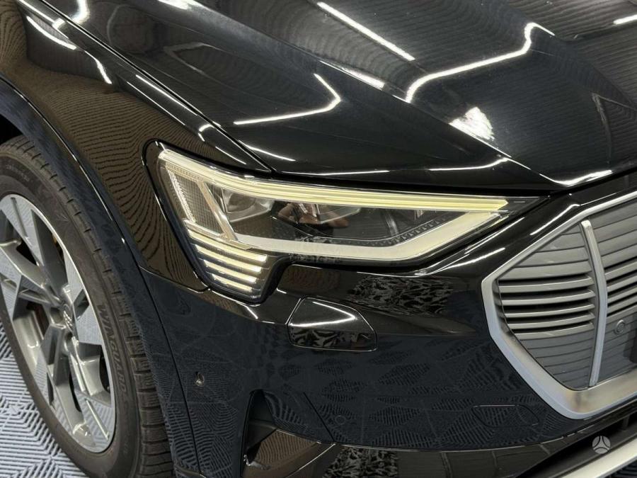 Черный Ауди E-Tron 2020 в Мариямполе, объемом двигателя 0.00 л и пробегом 76 тыс. км за 27000 €, фото 37 на AUTOMOTO.COM.LV