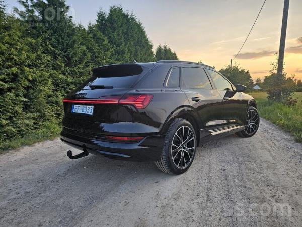 Melns Audi E-Tron 2020 Jelgava, ar dzinēja tilpumu 0.00 L un nobraukumu 85 tūkst. km par 29500 €, foto 1 vietnē AUTOMOTO.COM.LV