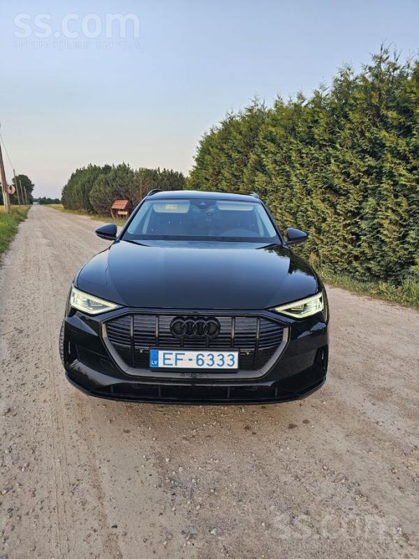 Melns Audi E-Tron 2020 Jelgava, ar dzinēja tilpumu 0.00 L un nobraukumu 85 tūkst. km par 29500 €, foto 5 vietnē AUTOMOTO.COM.LV