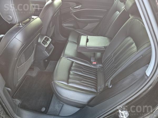 Melns Audi E-Tron 2020 Jelgava, ar dzinēja tilpumu 0.00 L un nobraukumu 85 tūkst. km par 29500 €, foto 10 vietnē AUTOMOTO.COM.LV