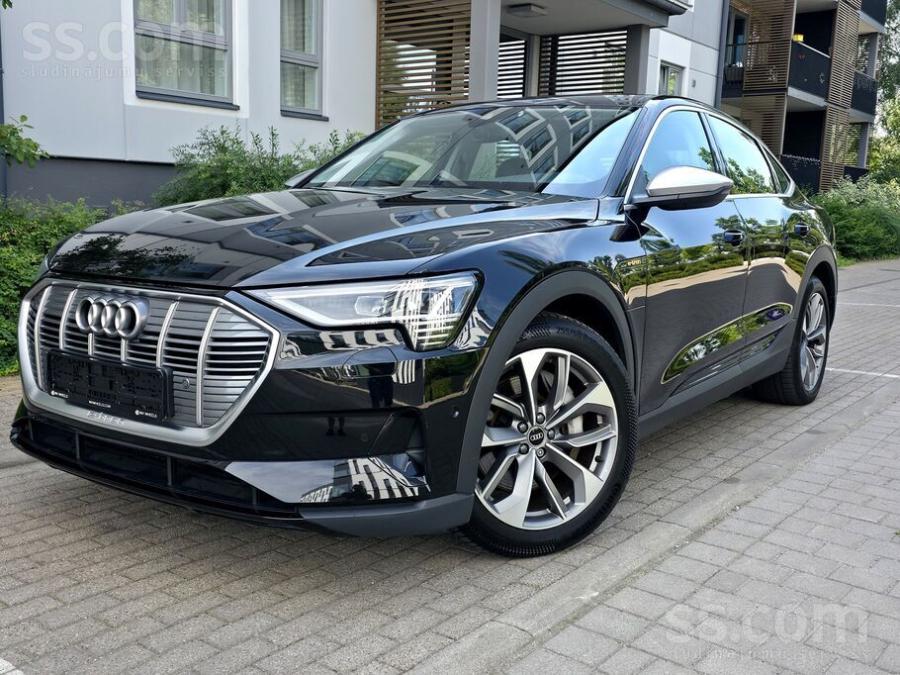 Черный Ауди E-Tron 2020 в Рига, объемом двигателя 0.00 л и пробегом 145 тыс. км за 23490 €, фото 1 на AUTOMOTO.COM.LV