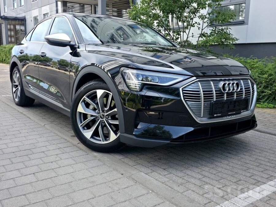Черный Ауди E-Tron 2020 в Рига, объемом двигателя 0.00 л и пробегом 145 тыс. км за 23490 €, фото 4 на AUTOMOTO.COM.LV