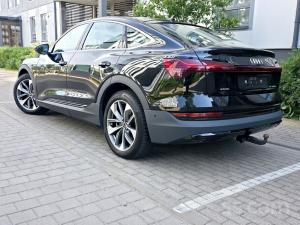 Черный Ауди E-Tron 2020 в Рига, объемом двигателя 0.00 л и пробегом 145 тыс. км за 23490 €, фото 6 на AUTOMOTO.COM.LV