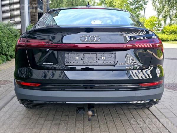 Black Audi E-Tron 2020 in Riga, with an engine capacity of 0.00 L and mileage of 145 thousand km for 23490 €, photo 6 on AUTOMOTO.COM.LV