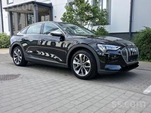 Черный Ауди E-Tron 2020 в Рига, объемом двигателя 0.00 л и пробегом 145 тыс. км за 23490 €, фото 15 на AUTOMOTO.COM.LV