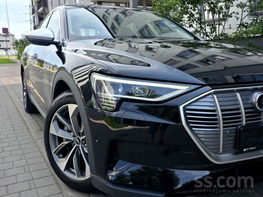 Черный Ауди E-Tron 2020 в Рига, объемом двигателя 0.00 л и пробегом 145 тыс. км за 23490 €, фото 30 на AUTOMOTO.COM.LV