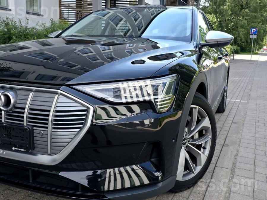 Черный Ауди E-Tron 2020 в Рига, объемом двигателя 0.00 л и пробегом 145 тыс. км за 23490 €, фото 36 на AUTOMOTO.COM.LV