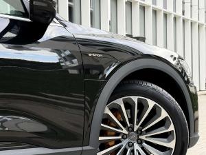 Черный Ауди E-Tron 2020 в Вильнюс, объемом двигателя 0.00 л и пробегом 140 тыс. км за 26290 €, фото 8 на AUTOMOTO.COM.LV