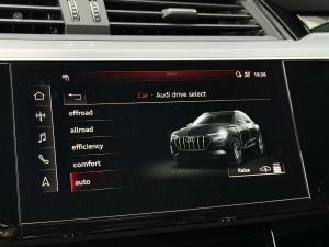 Черный Ауди E-Tron 2020 в Вильнюс, объемом двигателя 0.00 л и пробегом 140 тыс. км за 26290 €, фото 27 на AUTOMOTO.COM.LV