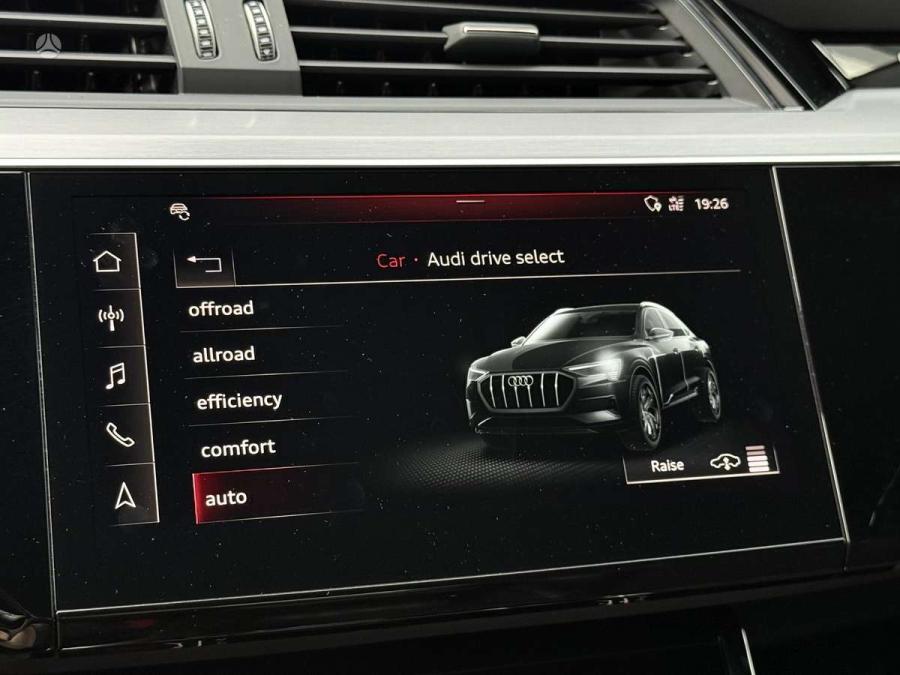 Черный Ауди E-Tron 2020 в Вильнюс, объемом двигателя 0.00 л и пробегом 140 тыс. км за 26290 €, фото 27 на AUTOMOTO.COM.LV