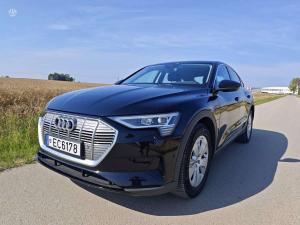Black Audi E-Tron 2020 in Siauliai, with an engine capacity of 0.00 L and mileage of 169 thousand km for 19800 €, photo 3 on AUTOMOTO.COM.LV