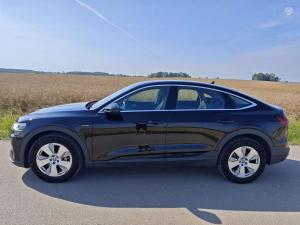 Black Audi E-Tron 2020 in Siauliai, with an engine capacity of 0.00 L and mileage of 169 thousand km for 19800 €, photo 4 on AUTOMOTO.COM.LV