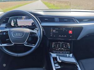 Black Audi E-Tron 2020 in Siauliai, with an engine capacity of 0.00 L and mileage of 169 thousand km for 19800 €, photo 9 on AUTOMOTO.COM.LV