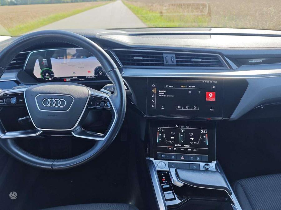 Black Audi E-Tron 2020 in Siauliai, with an engine capacity of 0.00 L and mileage of 169 thousand km for 19800 €, photo 9 on AUTOMOTO.COM.LV