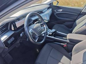 Black Audi E-Tron 2020 in Siauliai, with an engine capacity of 0.00 L and mileage of 169 thousand km for 19800 €, photo 11 on AUTOMOTO.COM.LV