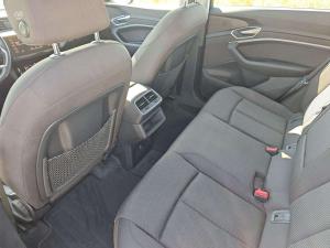 Black Audi E-Tron 2020 in Siauliai, with an engine capacity of 0.00 L and mileage of 169 thousand km for 19800 €, photo 15 on AUTOMOTO.COM.LV