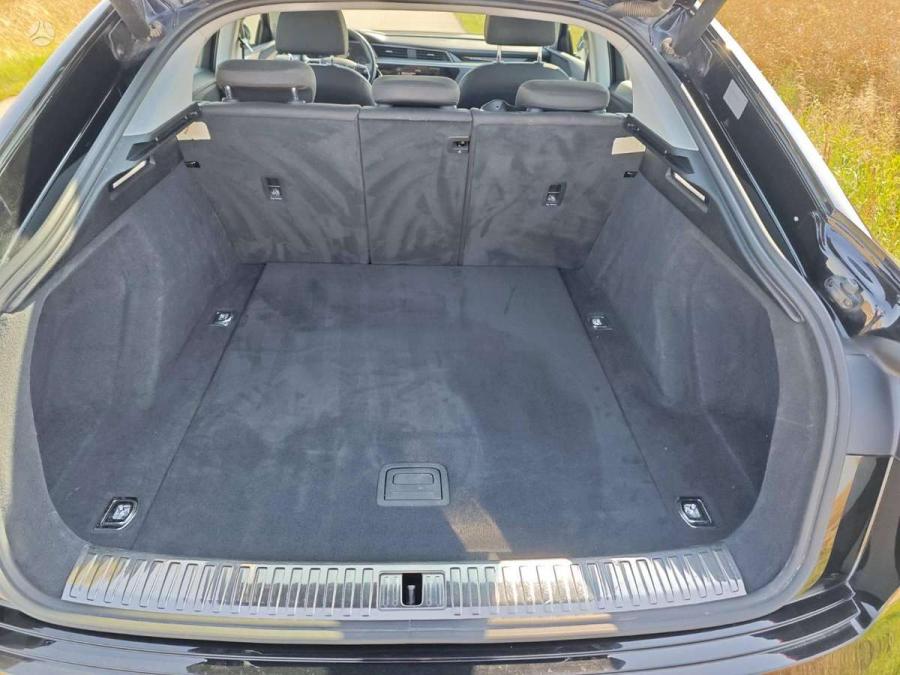 Black Audi E-Tron 2020 in Siauliai, with an engine capacity of 0.00 L and mileage of 169 thousand km for 19800 €, photo 16 on AUTOMOTO.COM.LV