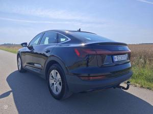 Black Audi E-Tron 2020 in Siauliai, with an engine capacity of 0.00 L and mileage of 169 thousand km for 19800 €, photo 18 on AUTOMOTO.COM.LV