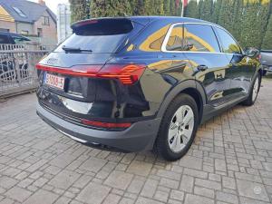 Melns Audi E-Tron 2020 Jelgava, ar dzinēja tilpumu 0.00 L un nobraukumu 179 tūkst. km par 22000 €, foto 6 vietnē AUTOMOTO.COM.LV