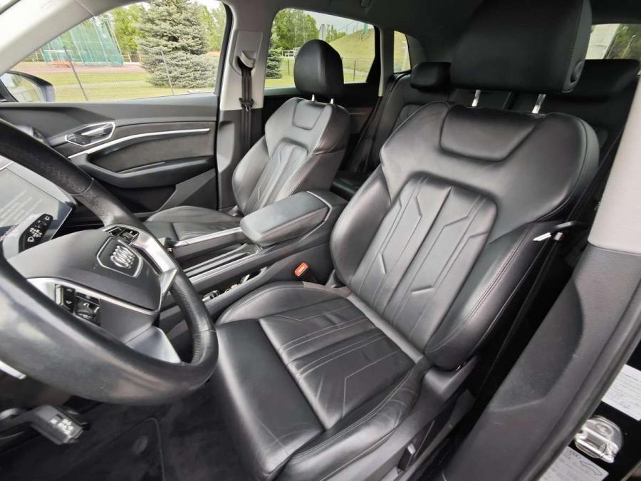 Melns Audi E-Tron 2020 Jelgava, ar dzinēja tilpumu 0.00 L un nobraukumu 179 tūkst. km par 22000 €, foto 12 vietnē AUTOMOTO.COM.LV