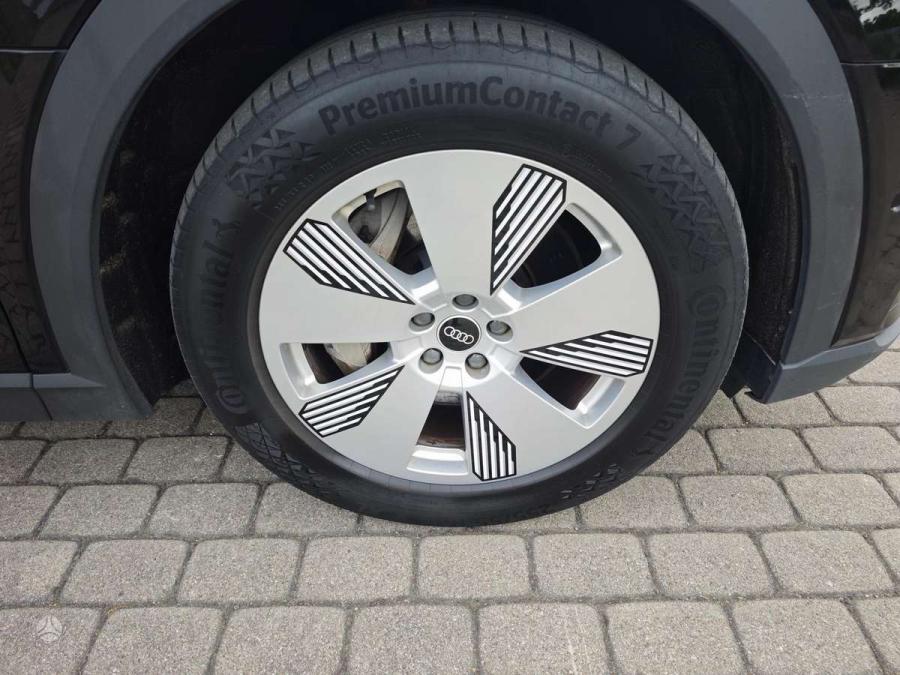 Melns Audi E-Tron 2020 Jelgava, ar dzinēja tilpumu 0.00 L un nobraukumu 179 tūkst. km par 22000 €, foto 35 vietnē AUTOMOTO.COM.LV