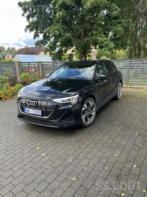 Audi E-Tron 2020 RÄ«ga vietnÄ Melns Audi E-Tron 2020 RÄ«ga, ar dzinÄja tilpumu 0.00 L un nobraukumu 176 tÅ«kst. km par 21200 ā¬, foto 1 vietnÄ AUTOMOTO.COM.LV