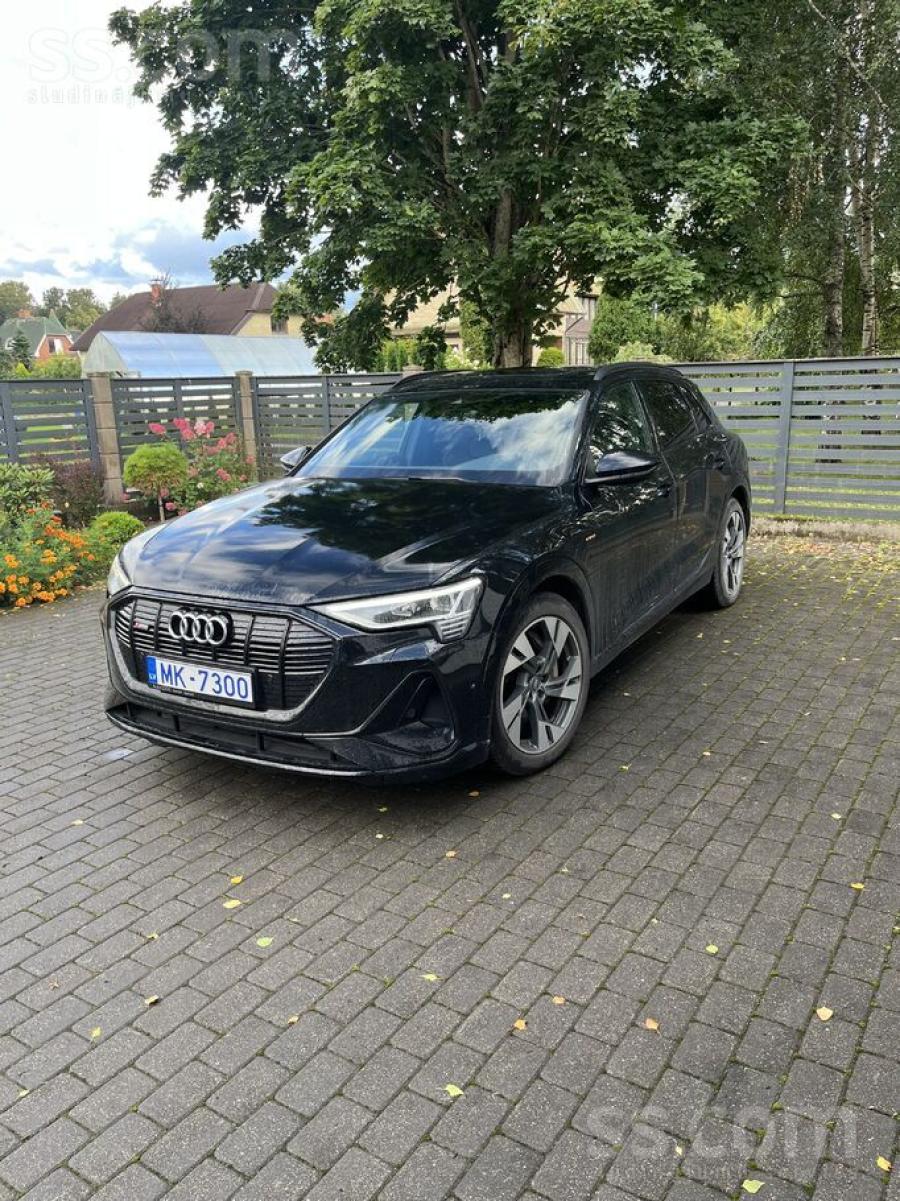 Melns Audi E-Tron 2020 Rīga, ar dzinēja tilpumu 0.00 L un nobraukumu 176 tūkst. km par 21200 €, foto 1 vietnē AUTOMOTO.COM.LV