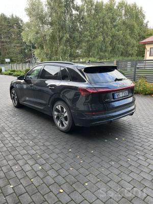 Melns Audi E-Tron 2020 Rīga, ar dzinēja tilpumu 0.00 L un nobraukumu 176 tūkst. km par 21200 €, foto 4 vietnē AUTOMOTO.COM.LV