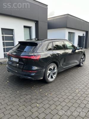 Melns Audi E-Tron 2020 Rīga, ar dzinēja tilpumu 0.00 L un nobraukumu 176 tūkst. km par 21200 €, foto 5 vietnē AUTOMOTO.COM.LV