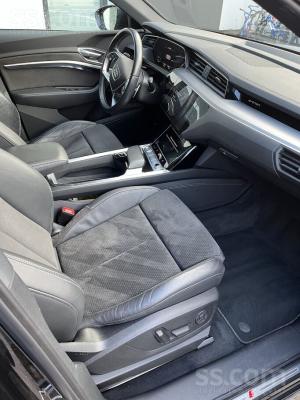 Melns Audi E-Tron 2020 Rīga, ar dzinēja tilpumu 0.00 L un nobraukumu 176 tūkst. km par 21200 €, foto 6 vietnē AUTOMOTO.COM.LV