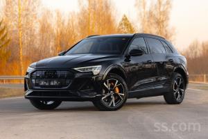 Melns Audi E-Tron 2020 Jelgava, ar dzinēja tilpumu 0.00 L un nobraukumu 168 tūkst. km par 26300 €, foto 3 vietnē AUTOMOTO.COM.LV