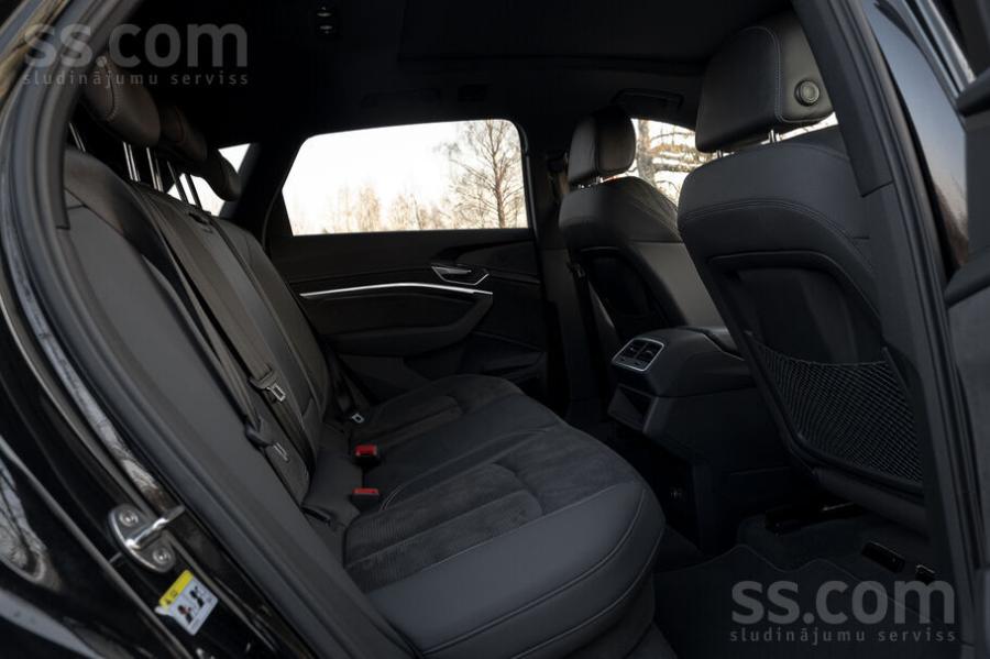 Melns Audi E-Tron 2020 Jelgava, ar dzinēja tilpumu 0.00 L un nobraukumu 168 tūkst. km par 26300 €, foto 9 vietnē AUTOMOTO.COM.LV