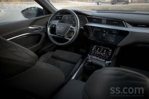 Melns Audi E-Tron 2020 Jelgava, ar dzinēja tilpumu 0.00 L un nobraukumu 168 tūkst. km par 26300 €, foto 18 vietnē AUTOMOTO.COM.LV